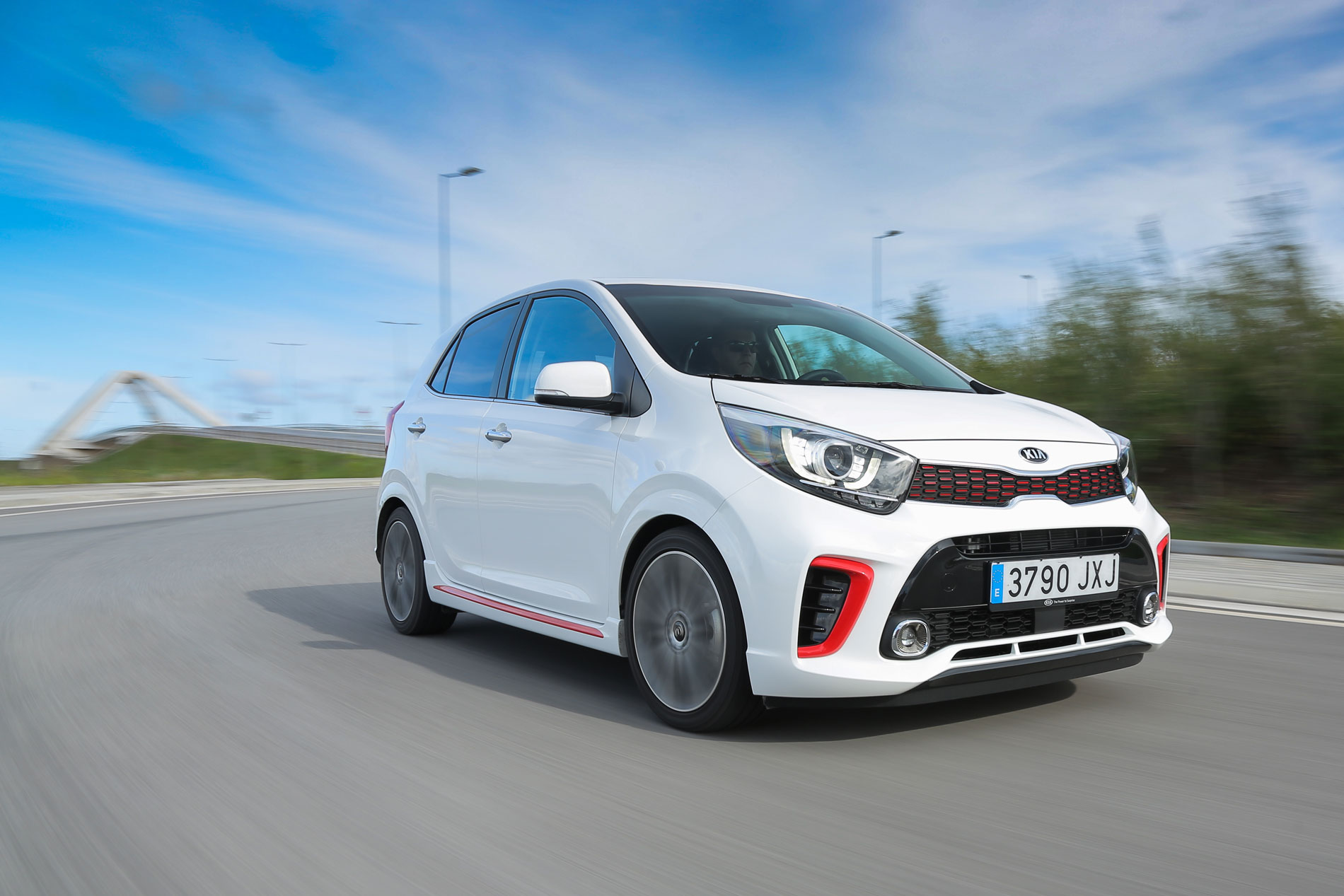 Kia Picanto X-Line: prezzo, dimensioni e scheda tecnica