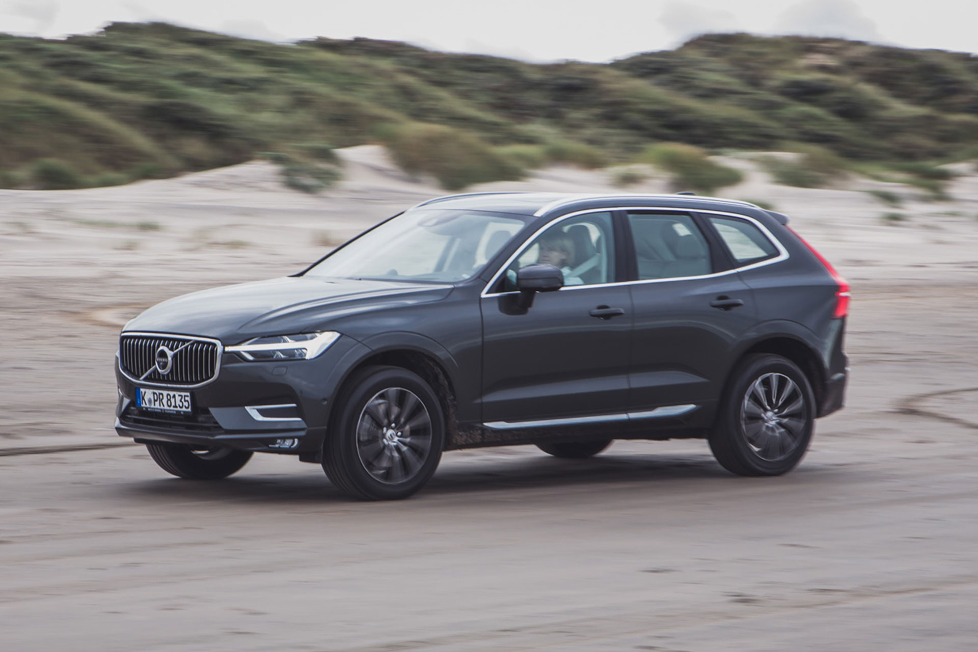 Volvo XC60: prezzi, dimensioni e scheda tecnica